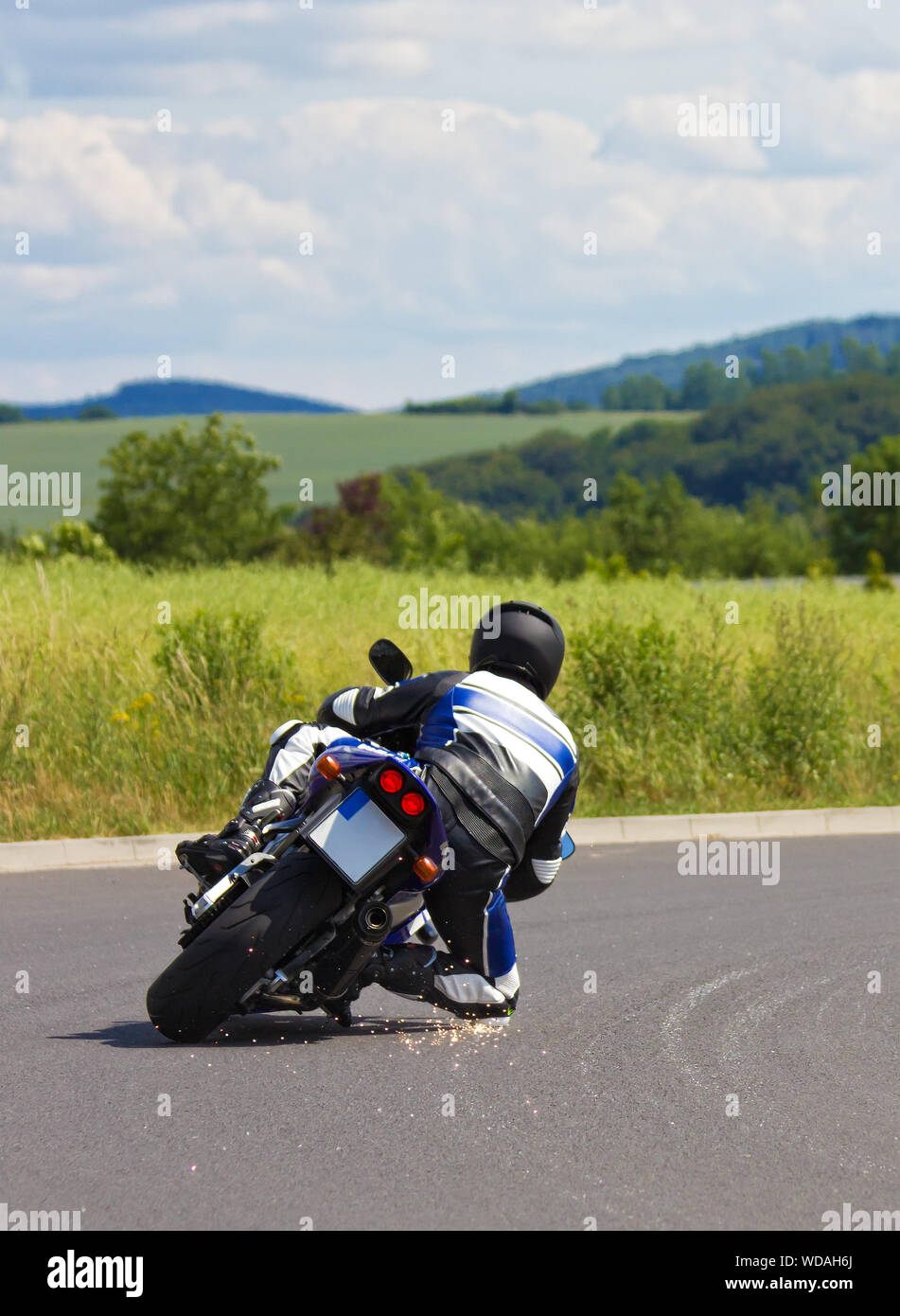 Man leaning on motorcycle hi-res stock photography and images - Alamy
