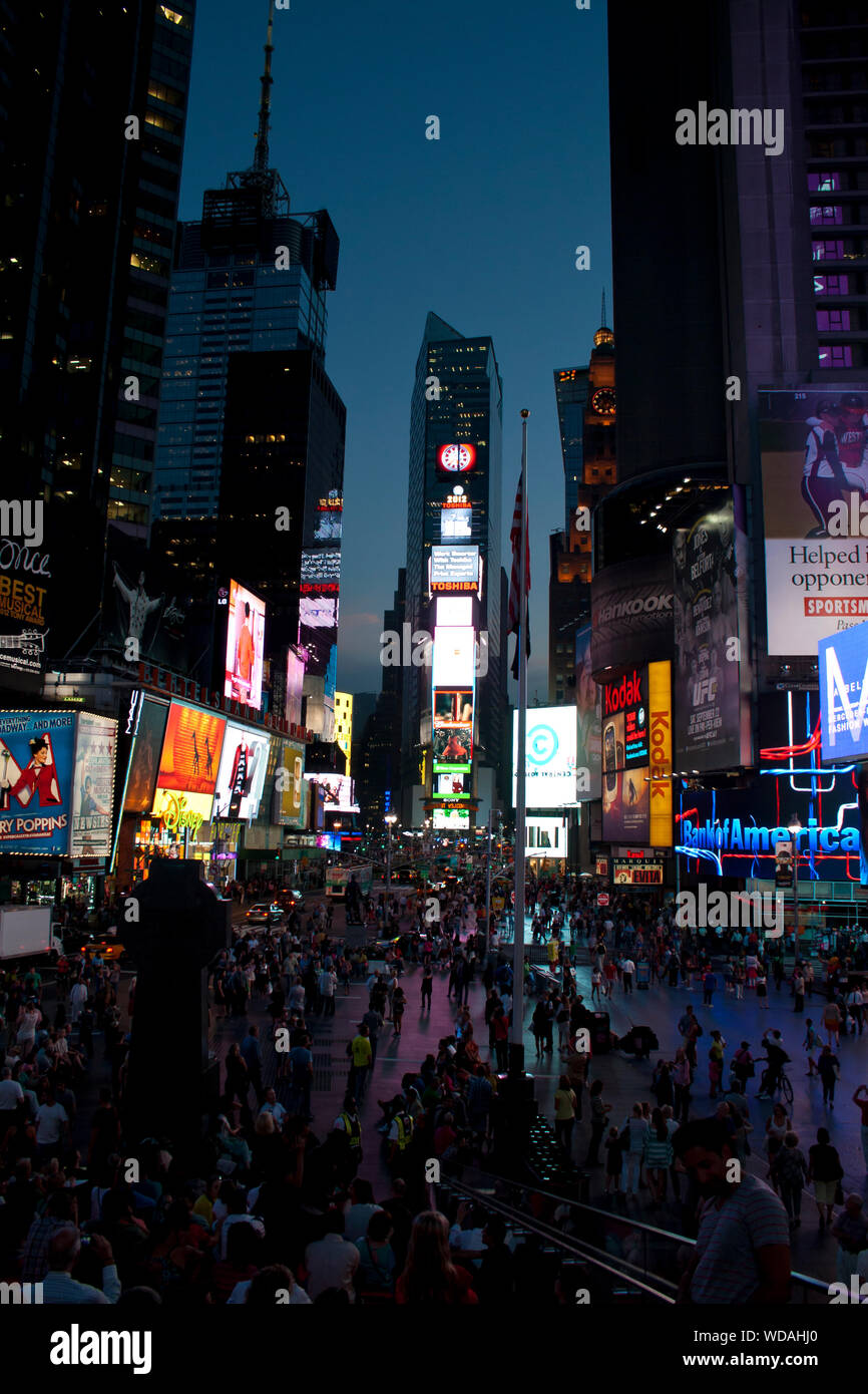 Time square hi-res stock photography and images - Alamy