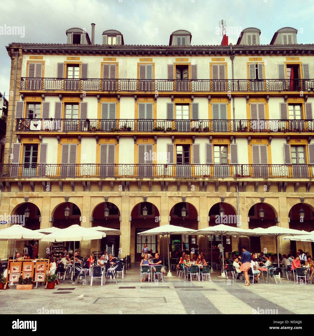 Cafe outside hi-res stock photography and images - Alamy