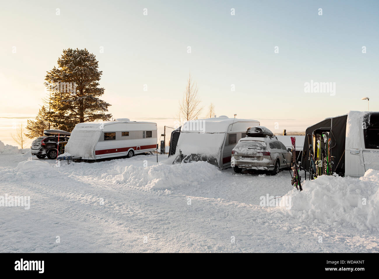 Vehicles snow hi-res stock photography and images - Alamy