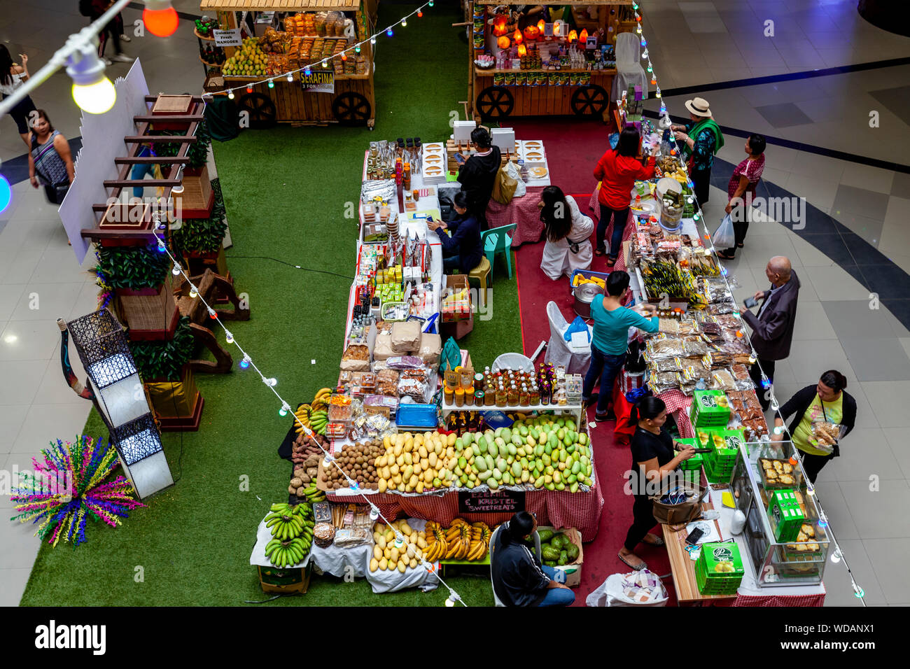 Sm Mall Of Asia High Resolution Stock Photography and Images - Alamy