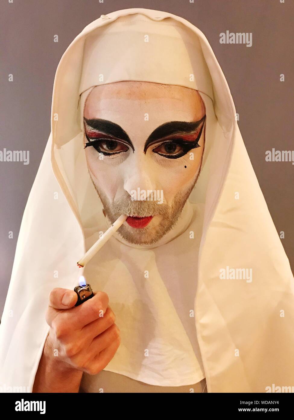 Face smoking hi-res stock photography and images - Alamy