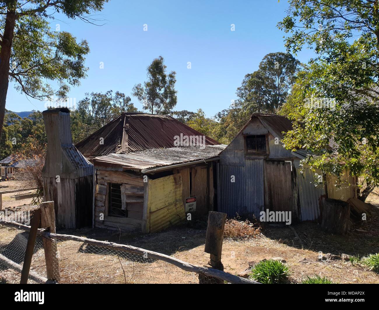 Ghost town. Traditional settler's Slab Hut at Yerranderie "Private Town ...