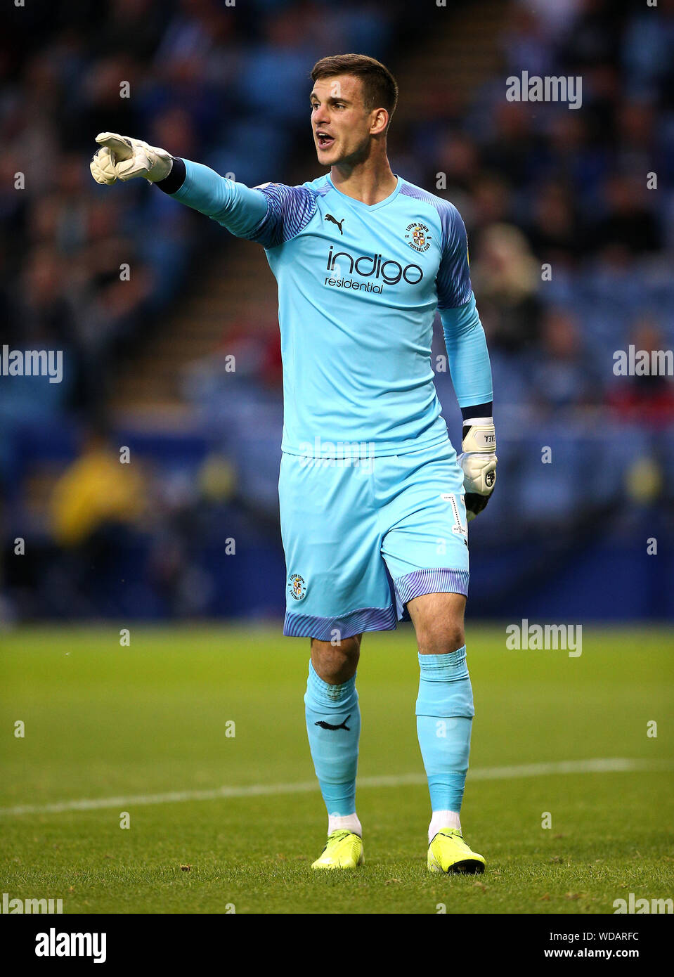 Luton Town Goalkeeper Simon Sluga Stock Photo - Alamy