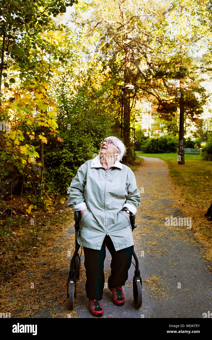 Walking frame hi-res stock photography and images - Alamy
