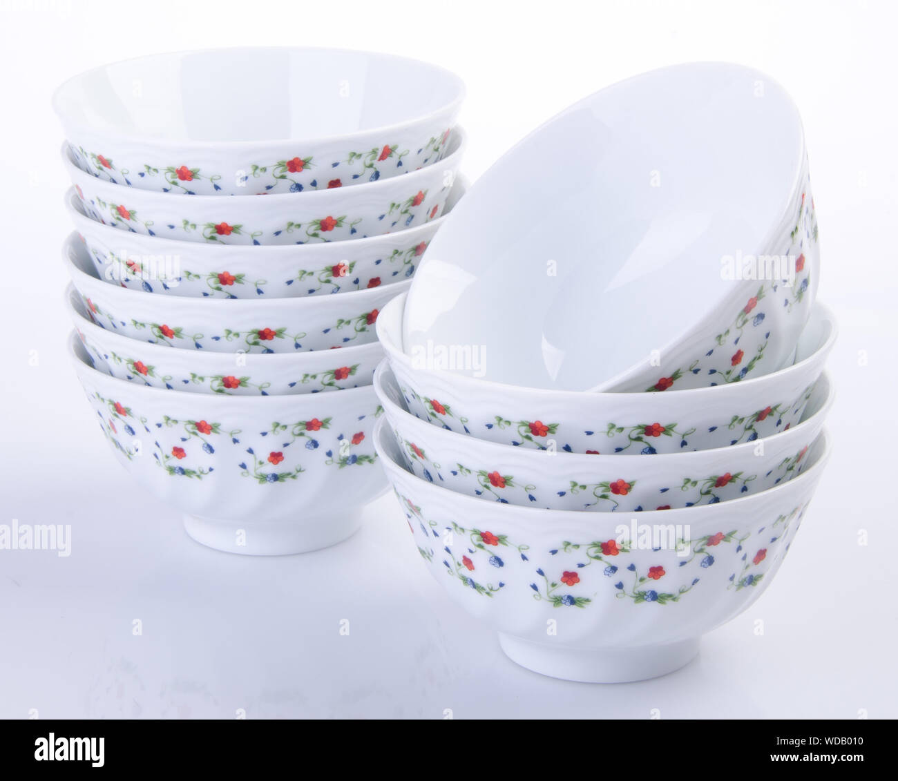 Bowls stacked hi-res stock photography and images - Alamy
