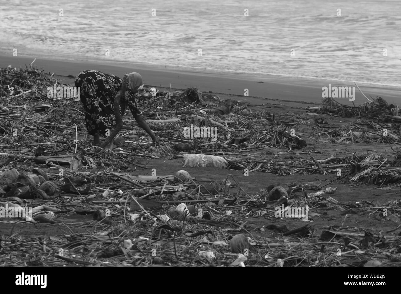 Messy sea hi-res stock photography and images - Alamy