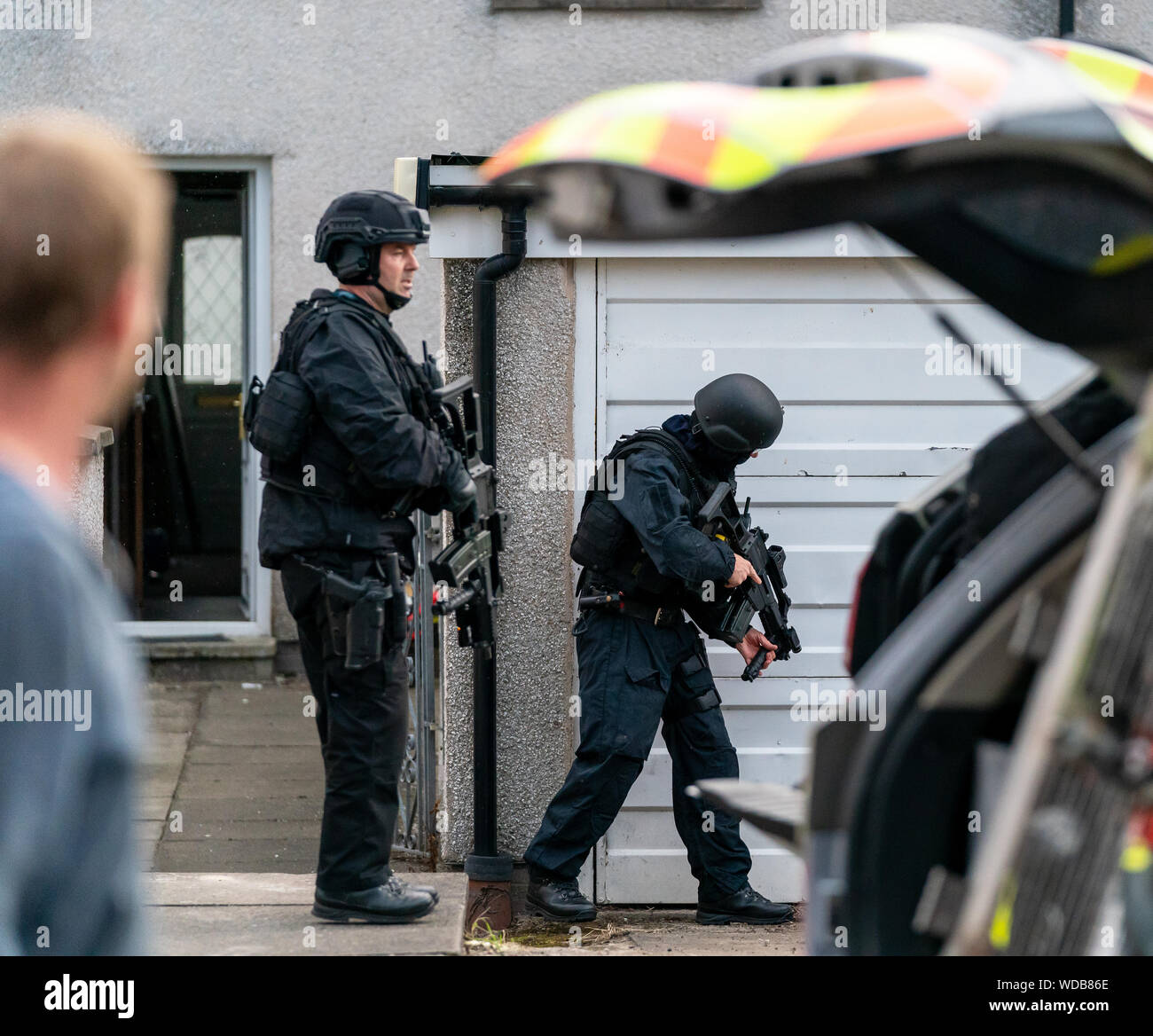 Police raid house uk hi-res stock photography and images - Alamy