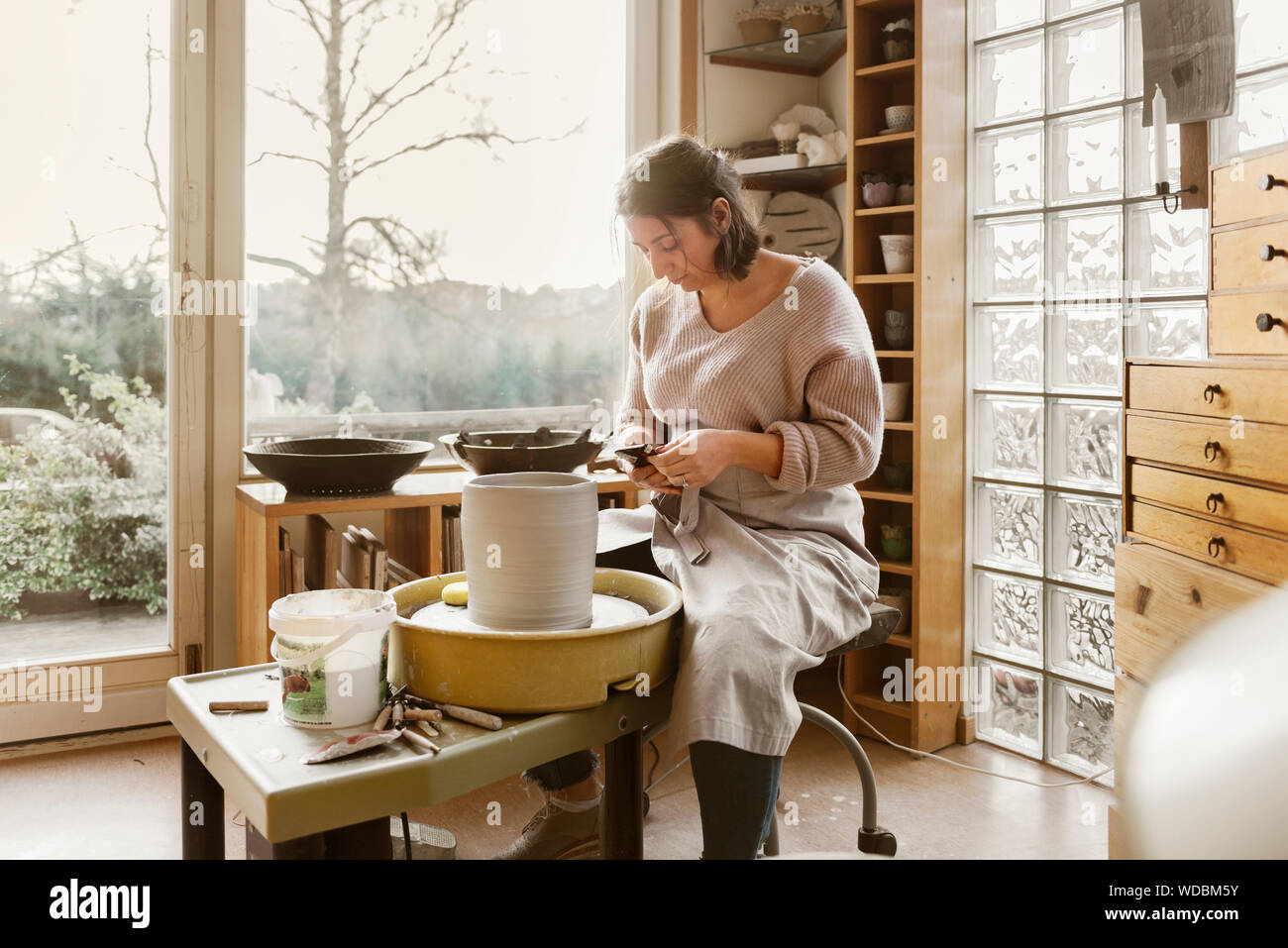 Throwing pot hi-res stock photography and images - Alamy