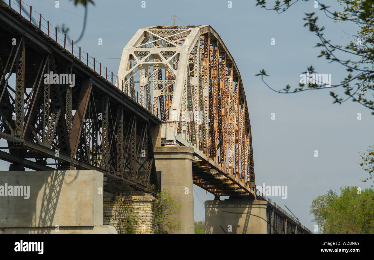 Low rail bridge hi-res stock photography and images - Alamy