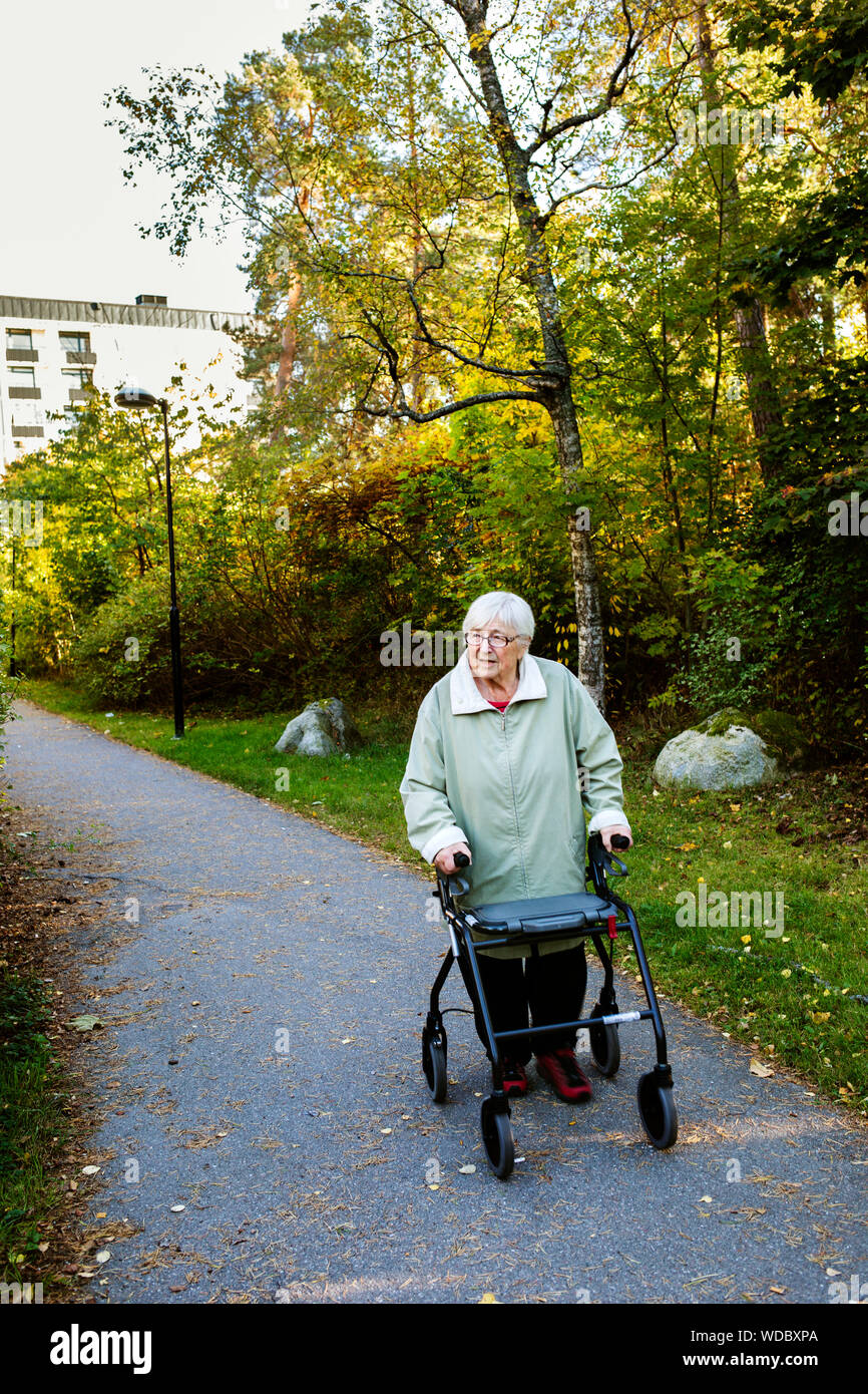 Walking frame hi-res stock photography and images - Alamy