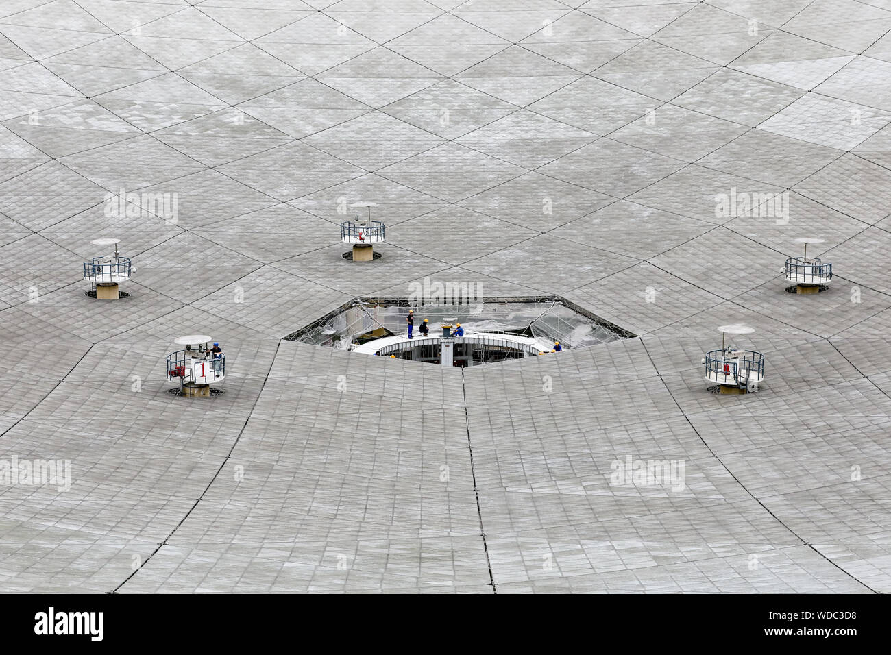 Third largest telescope hi-res stock photography and images - Alamy