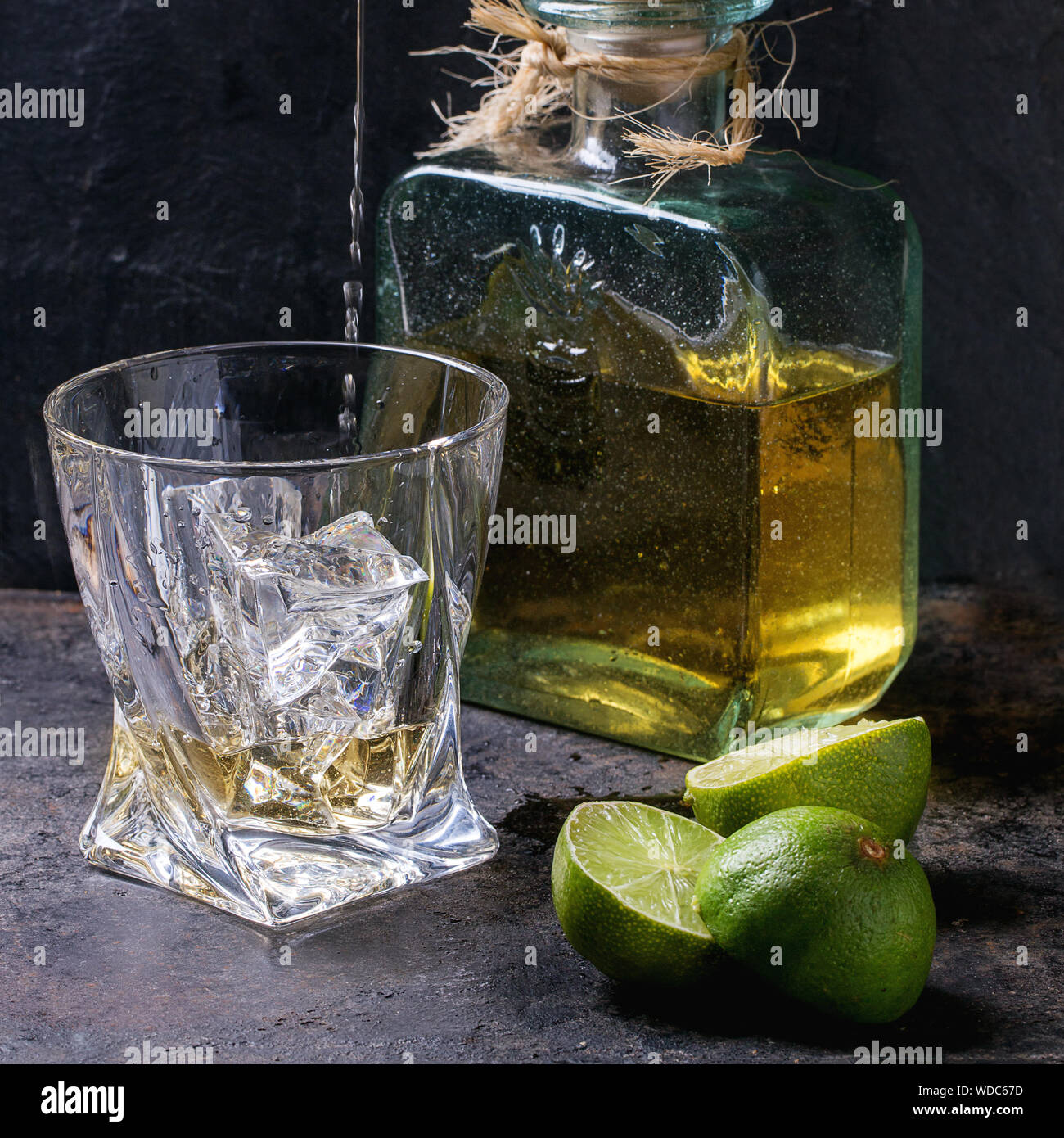 Pouring tequila hi-res stock photography and images - Alamy