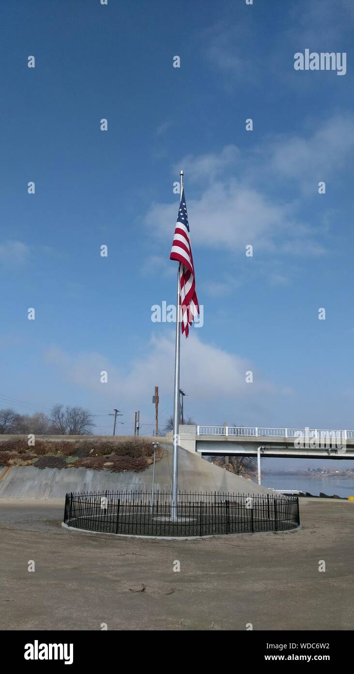 American flag pole hi-res stock photography and images - Alamy