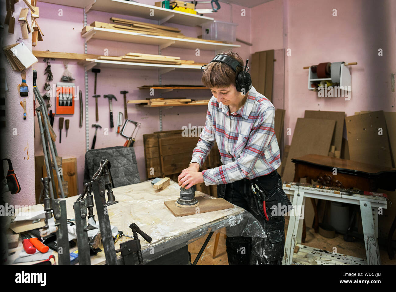 Sanding hi-res stock photography and images - Alamy