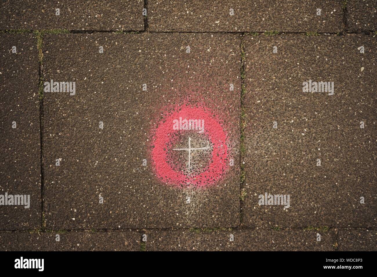 Red plus hi-res stock photography and images - Alamy