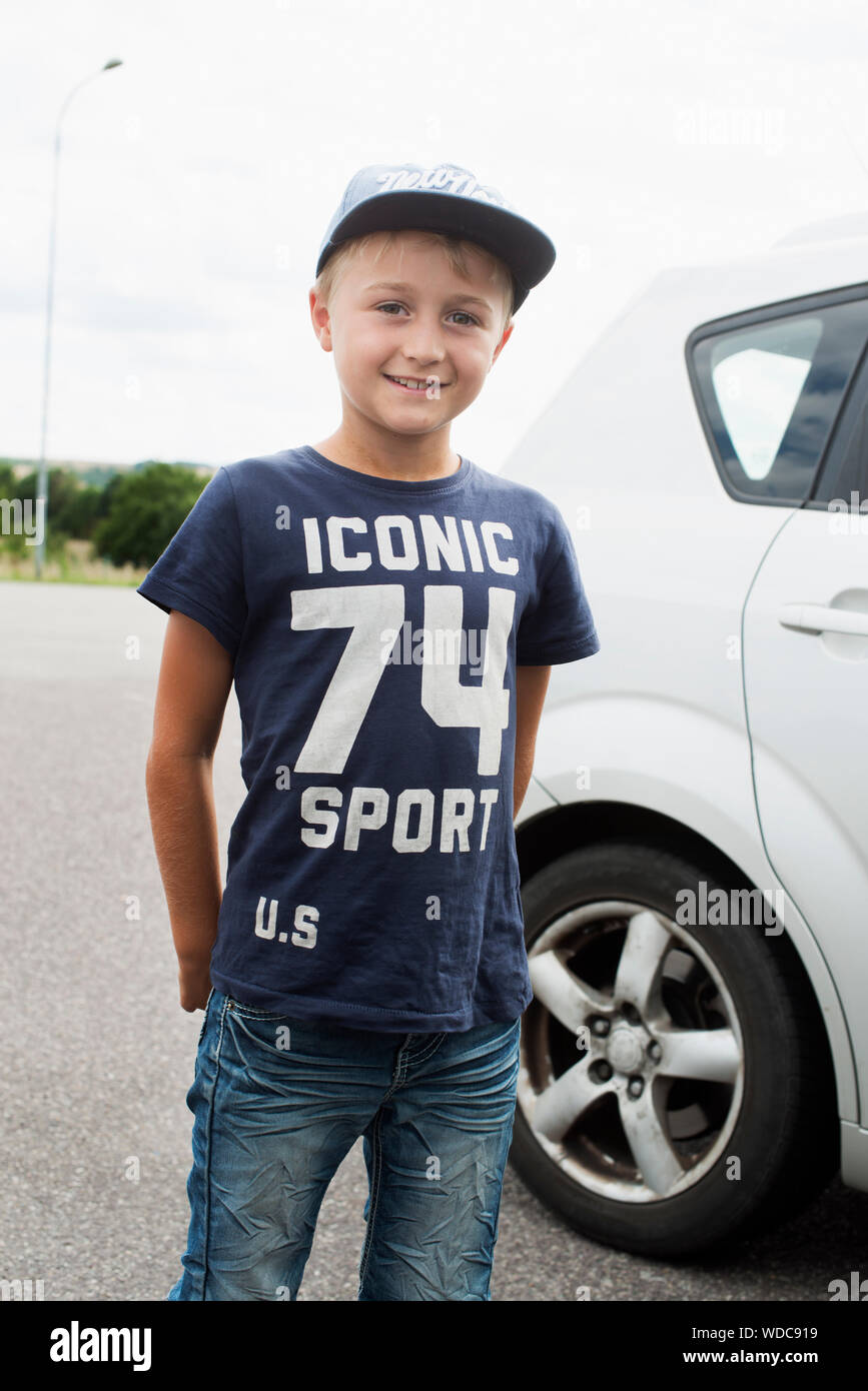 Boy with car hi-res stock photography and images - Alamy