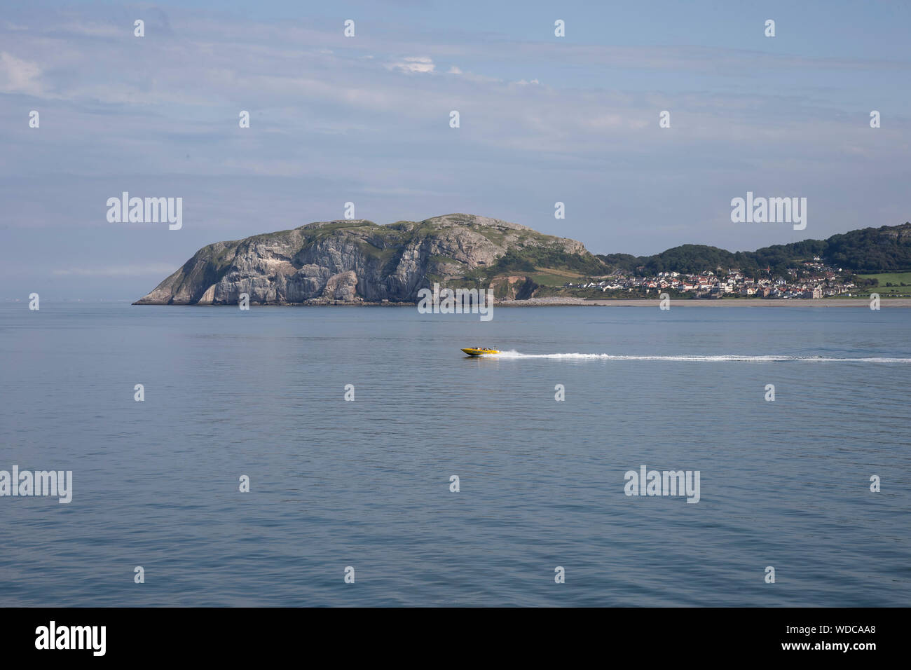 Speed boat trip for holidaymakers around Llandudno Bay North shore ...