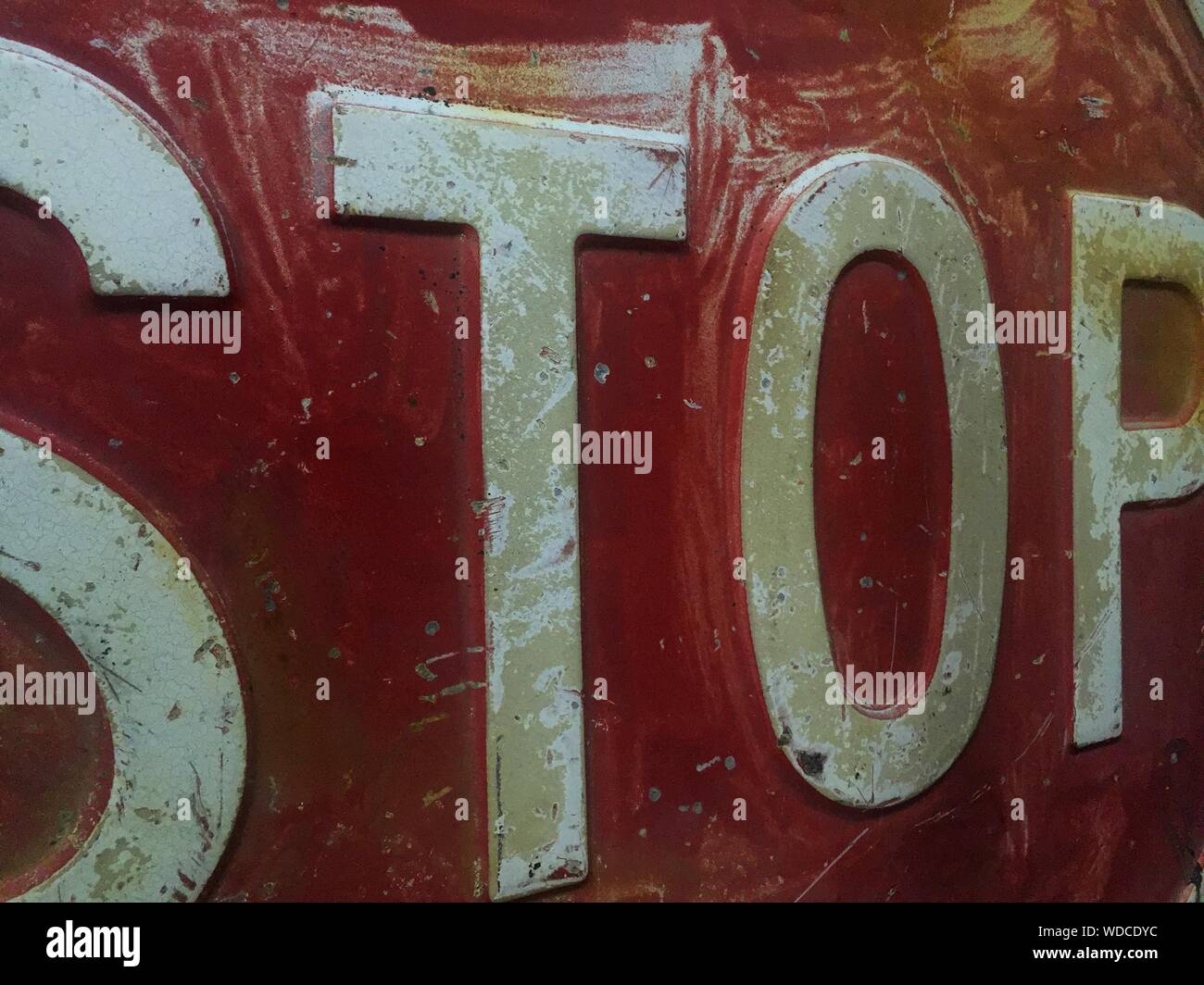 Graffiti warning sign hi-res stock photography and images - Alamy