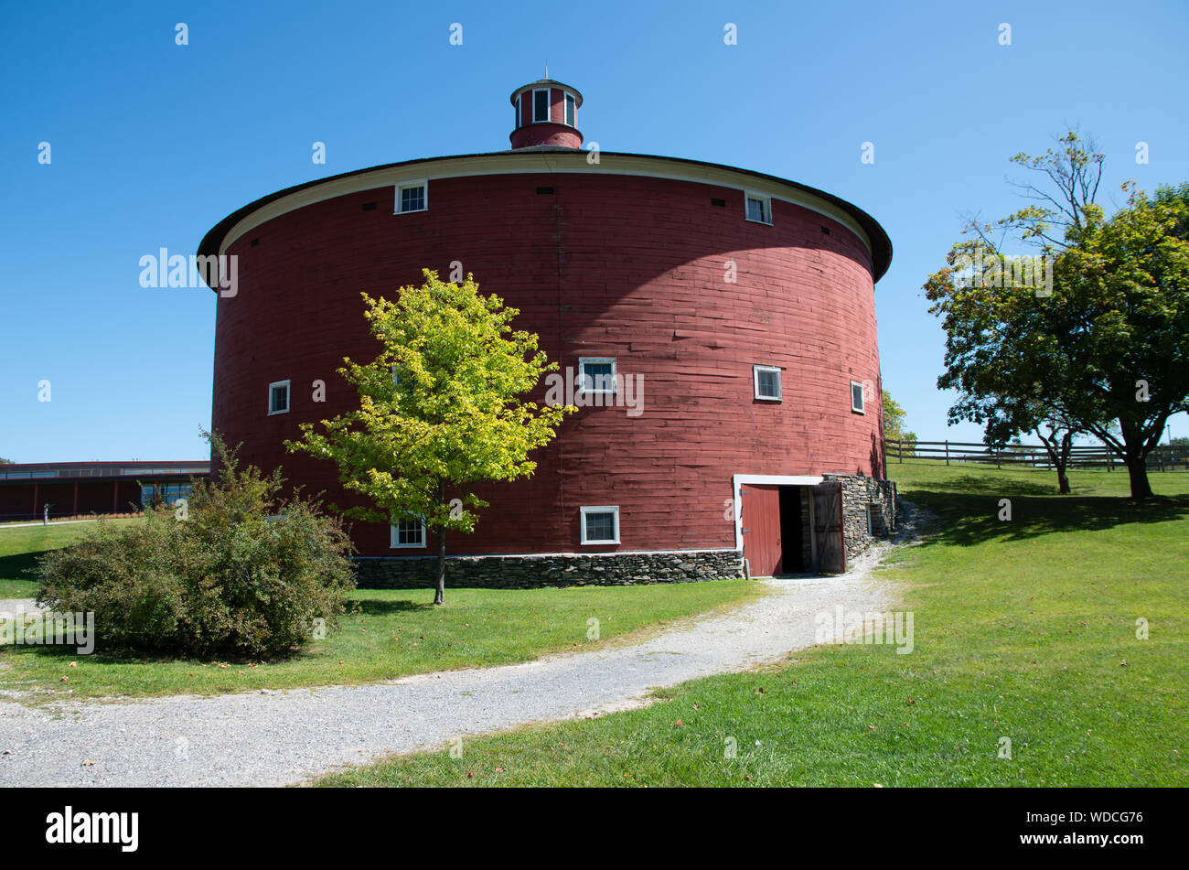 old Round Barn Stock Photo - Alamy