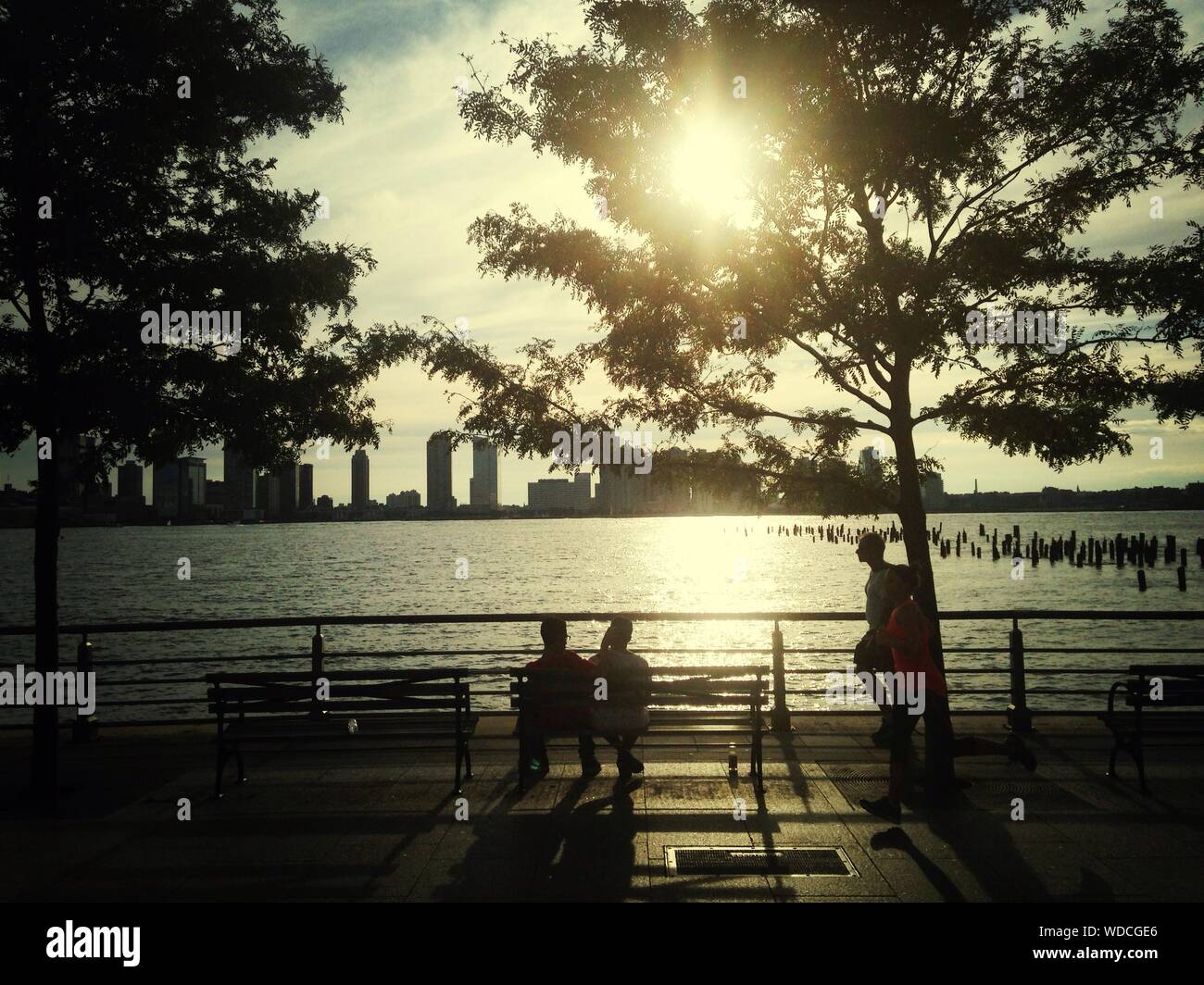 Riverside neighborhood hi-res stock photography and images - Alamy