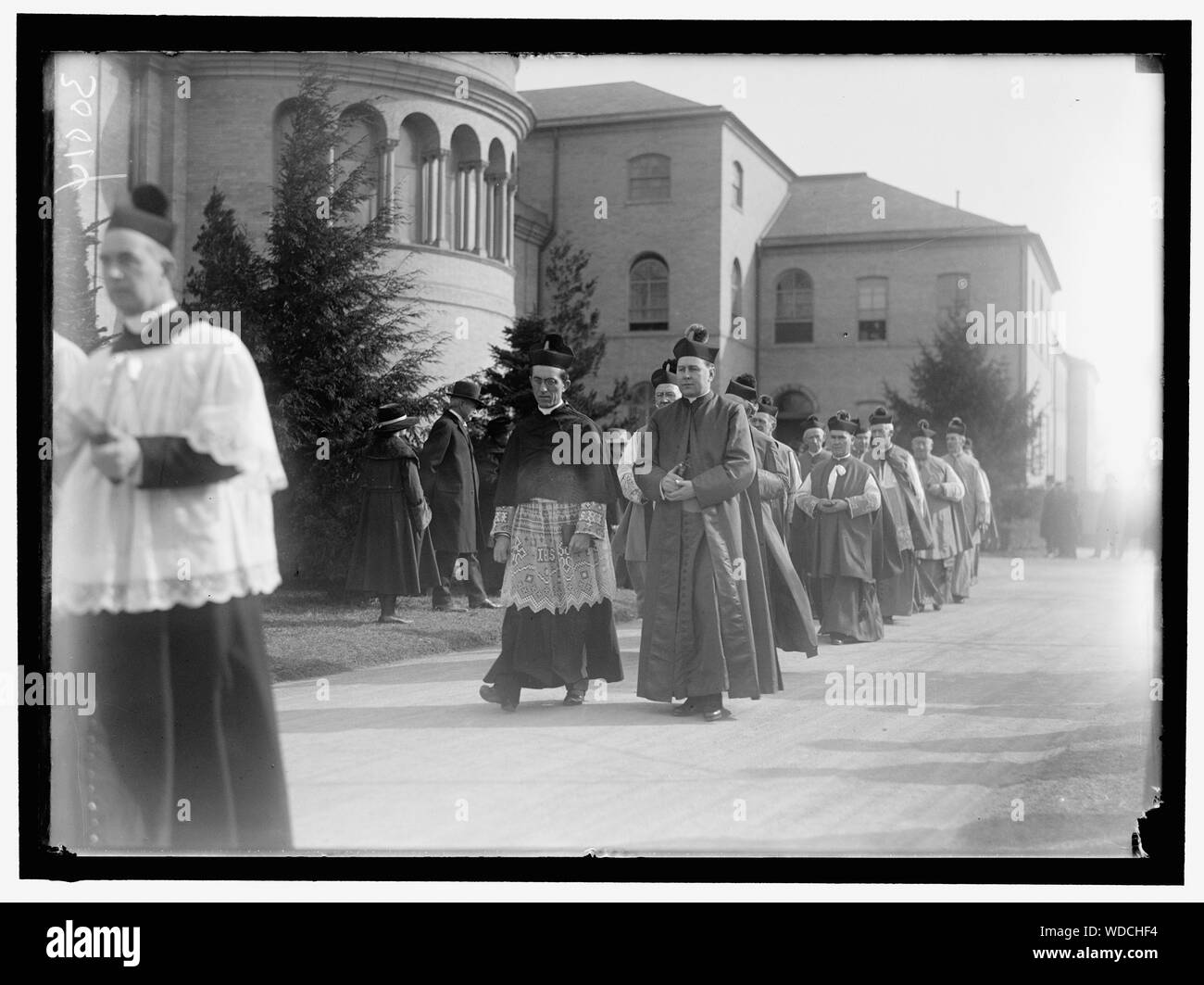 Catholic priests clergy in hi-res stock photography and images - Alamy