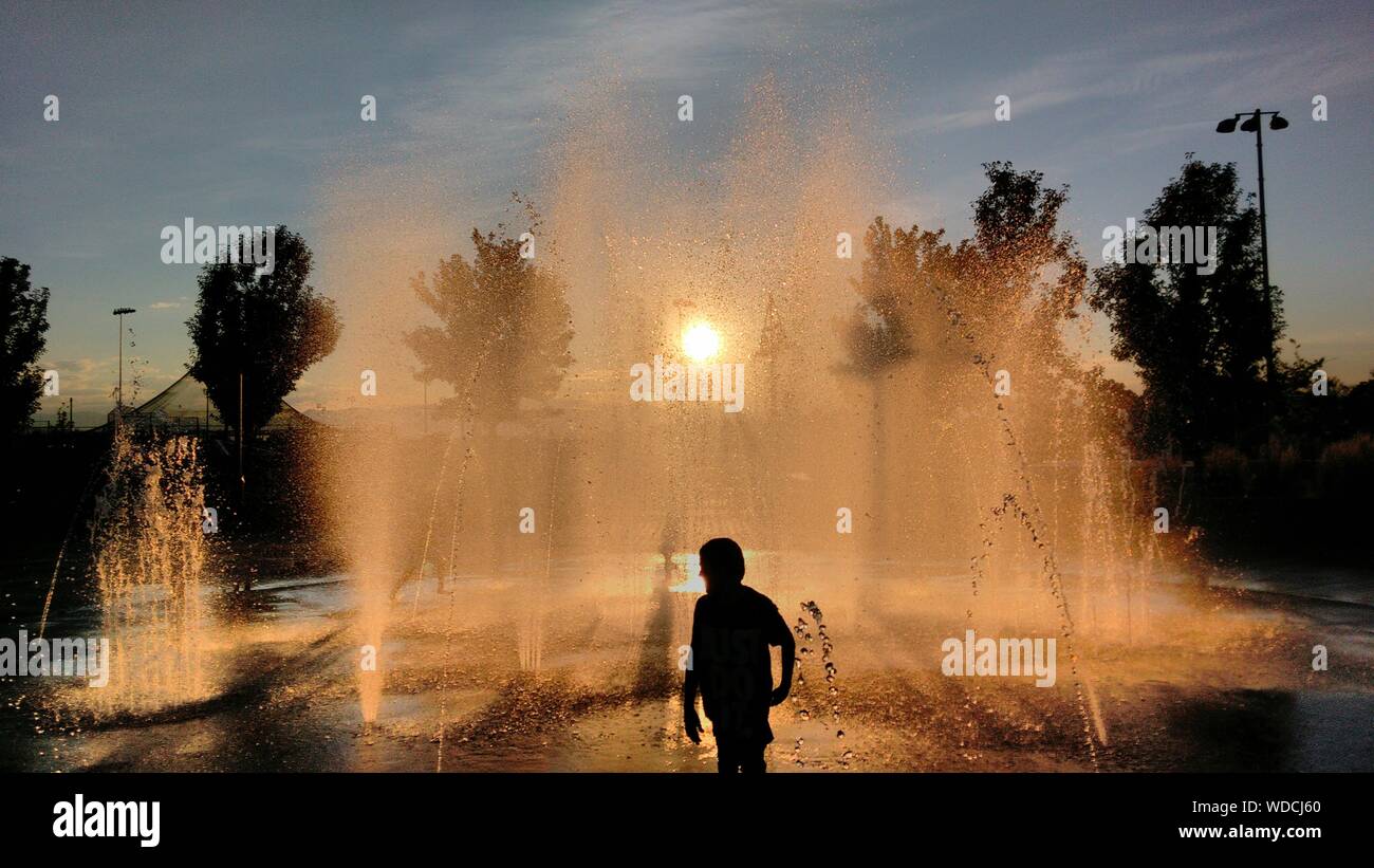 Person splash hi-res stock photography and images - Alamy