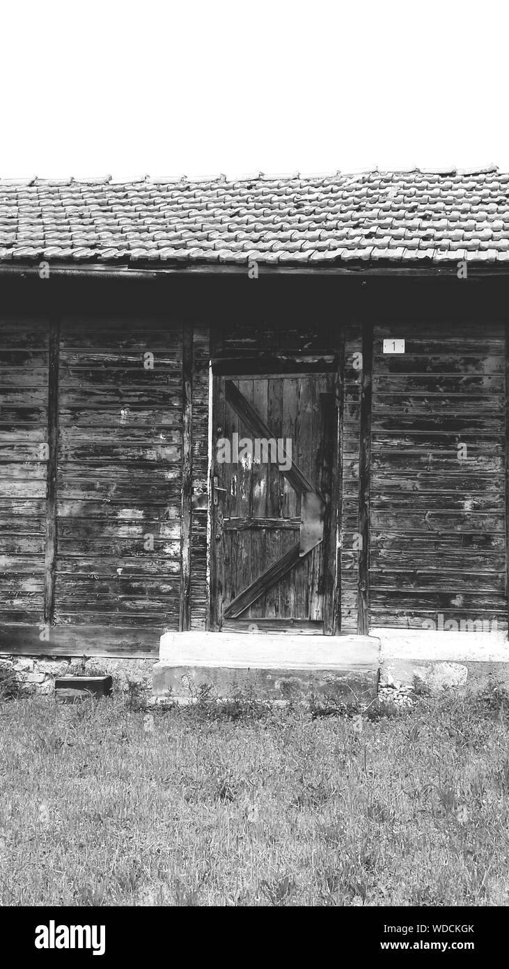 Old fashioned exterior architecture Black and White Stock Photos ...