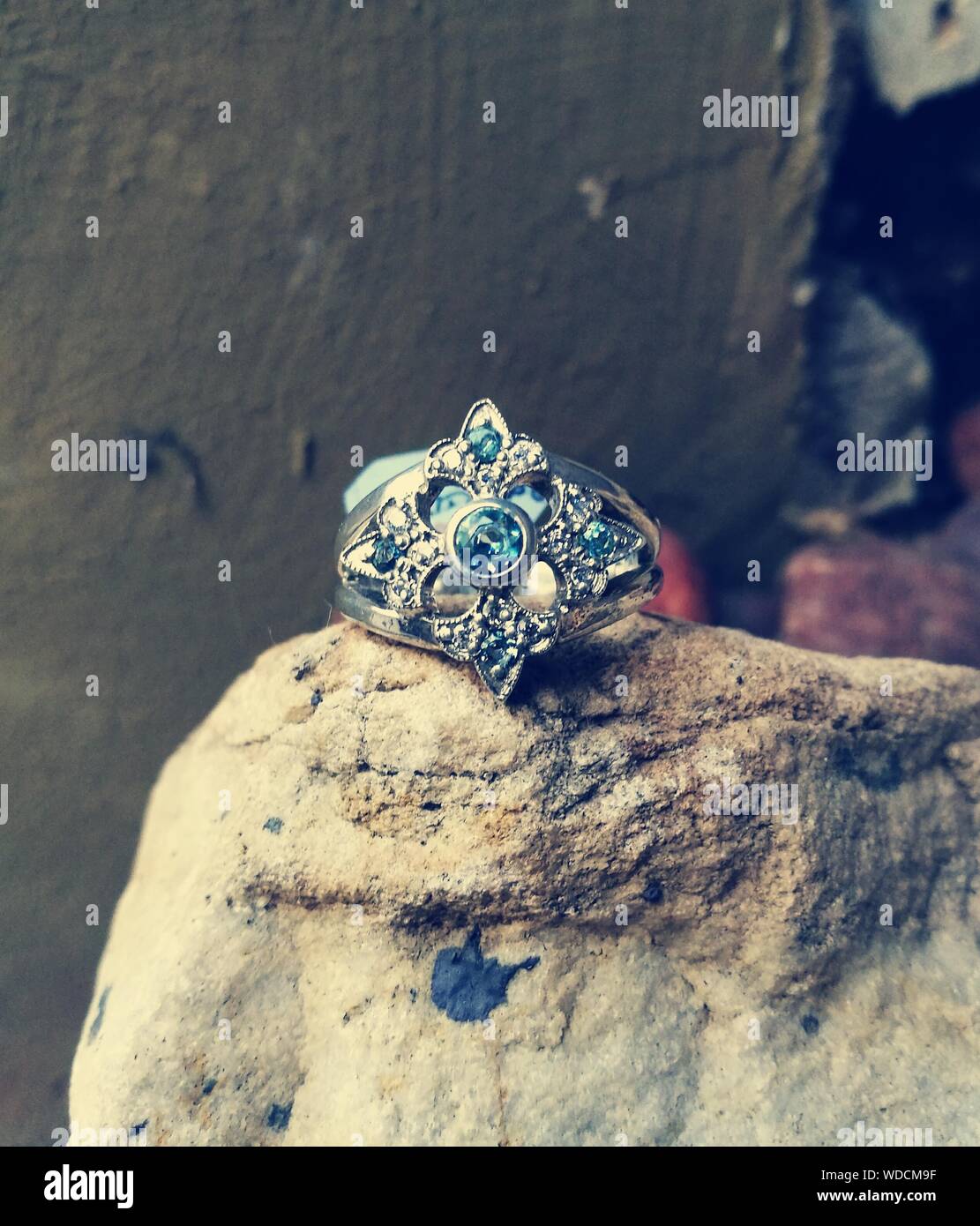 Rock with ring hi-res stock photography and images - Alamy