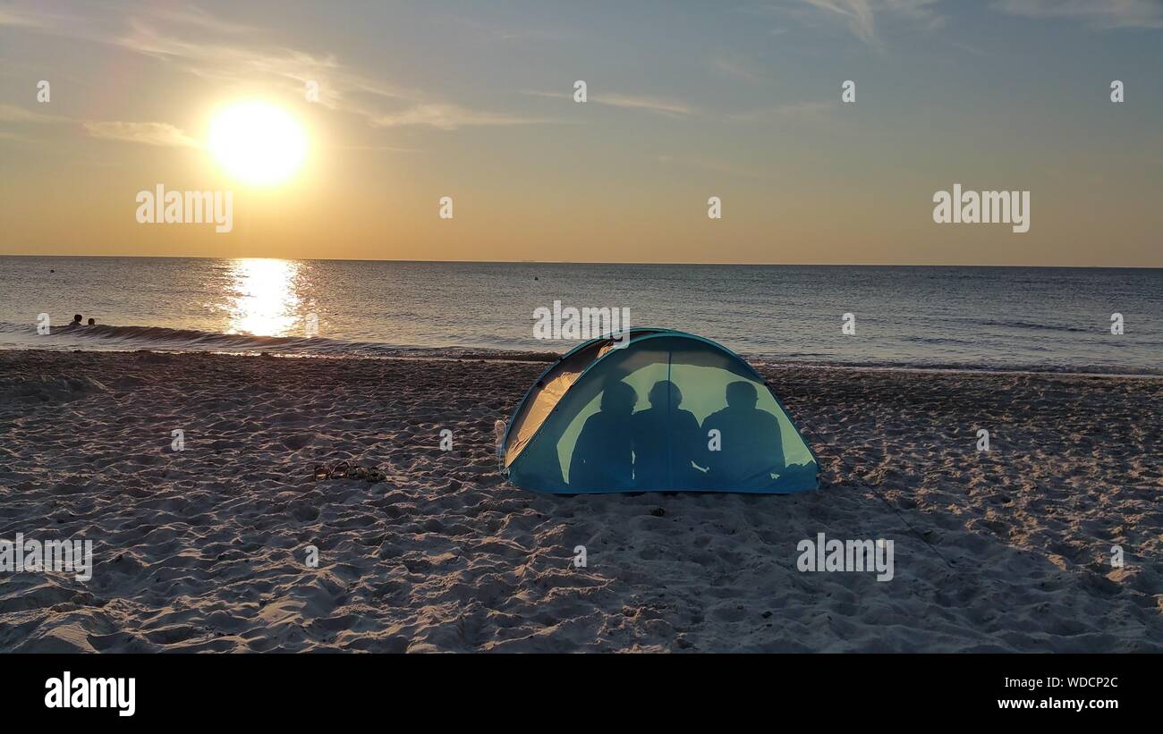 Shadow in the sunset hi-res stock photography and images - Alamy