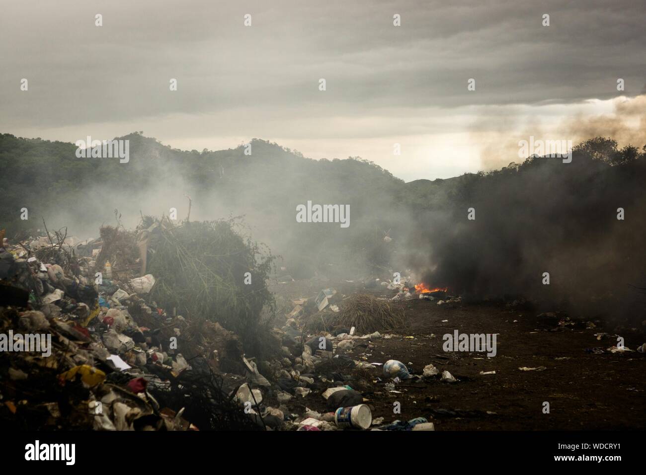 Garbage dump fire hi-res stock photography and images - Alamy
