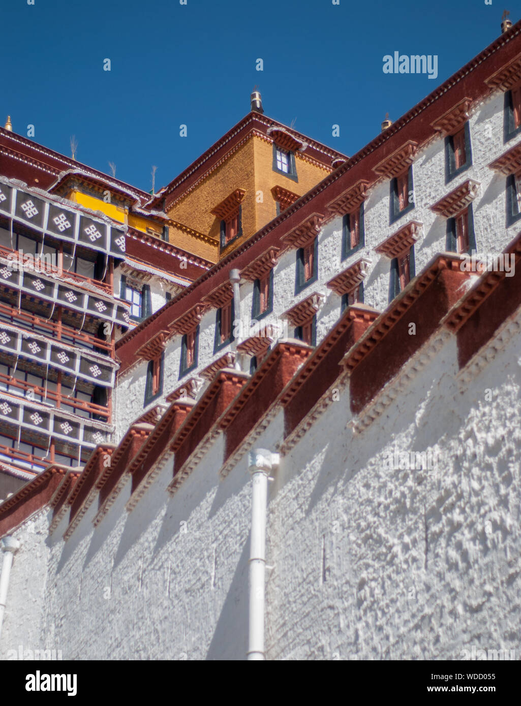 Potala palace winter palace dalai hi-res stock photography and images ...