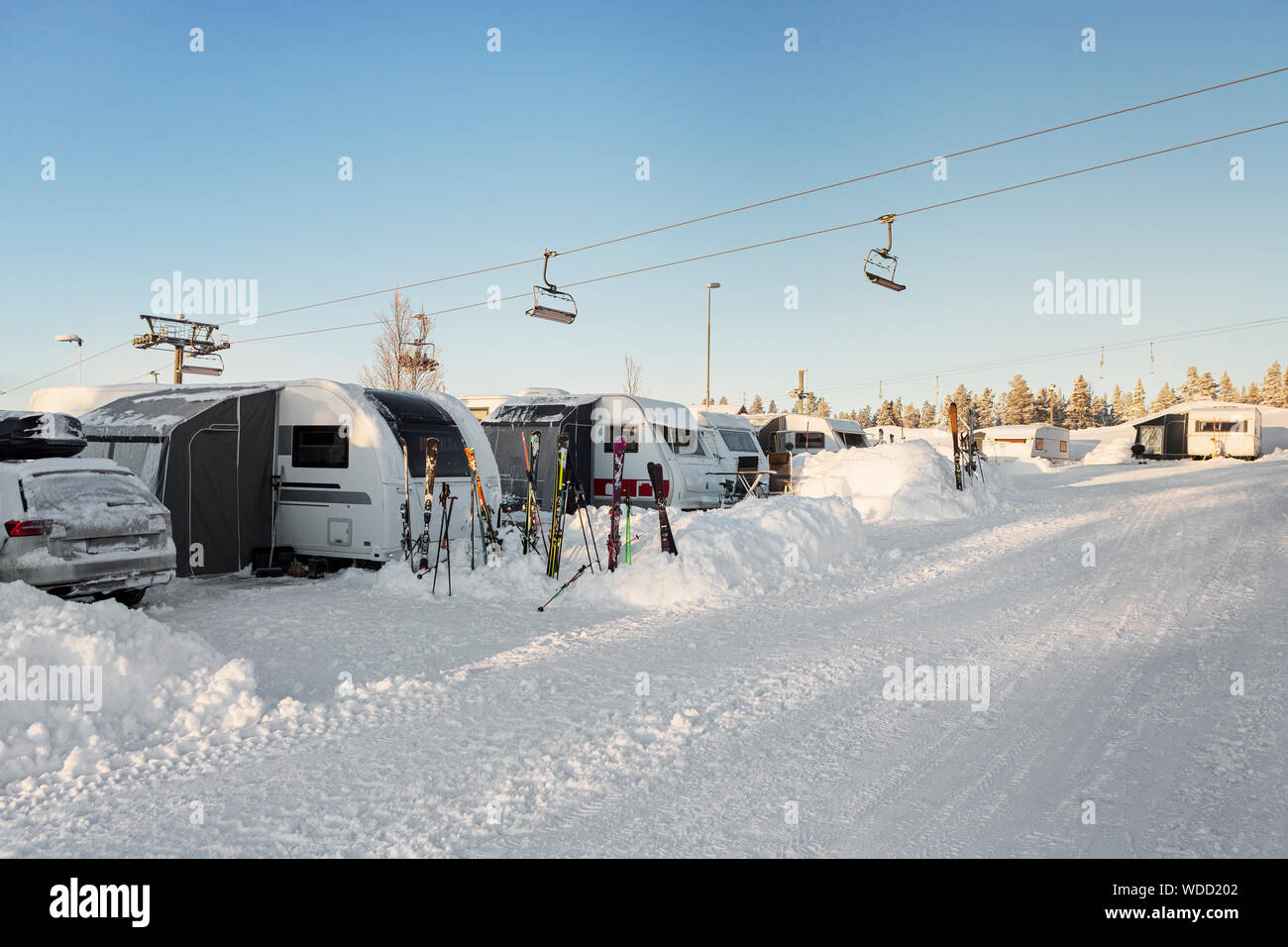 Vehicles snow hi-res stock photography and images - Alamy