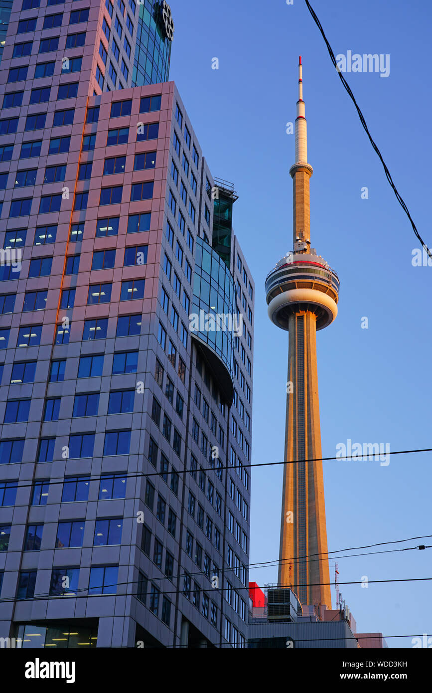 Toronto cn tower observation 2019 hi-res stock photography and images ...