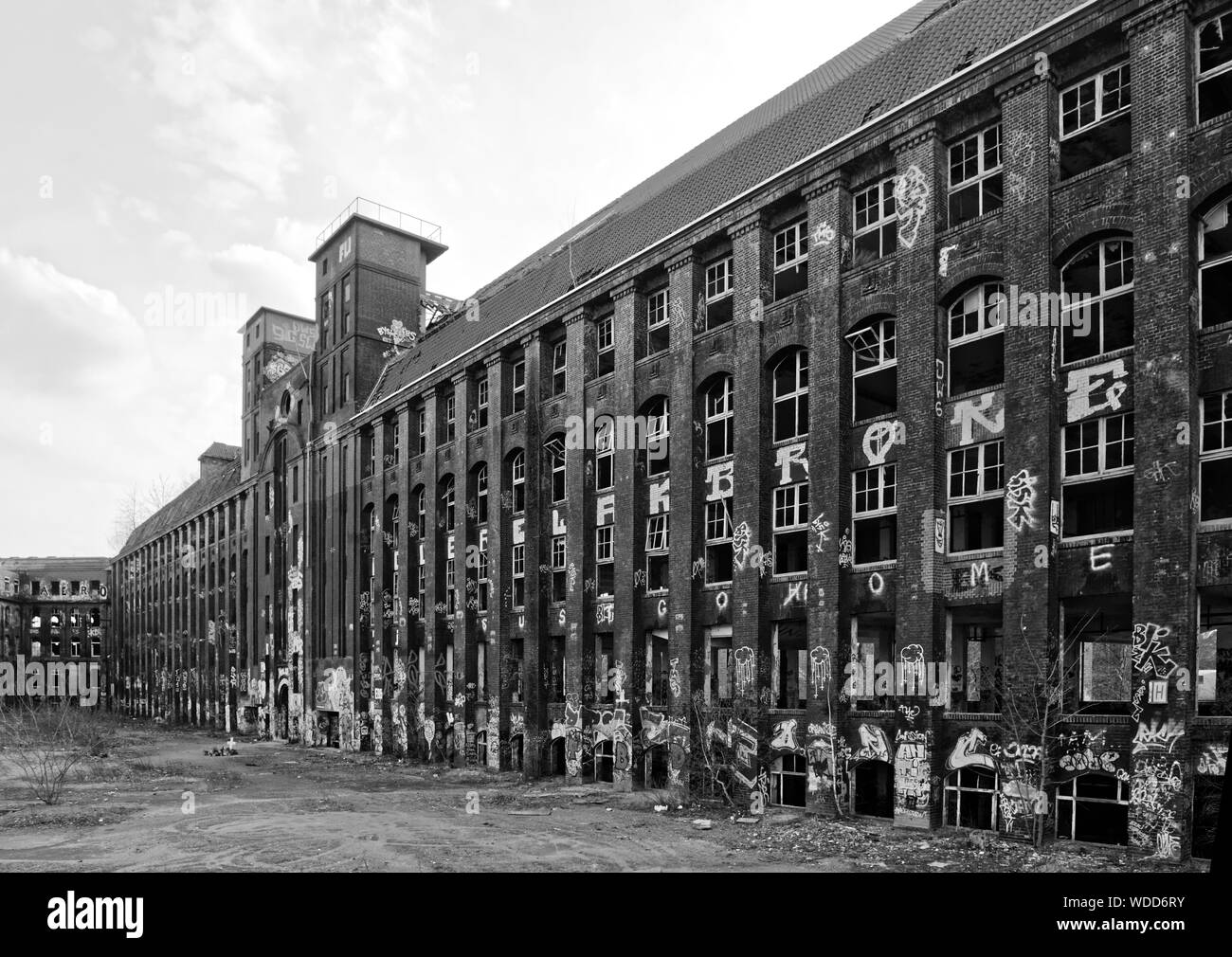 Continental Werk Limmer 2018.Lost Places Continental.Workplace.Germany ...