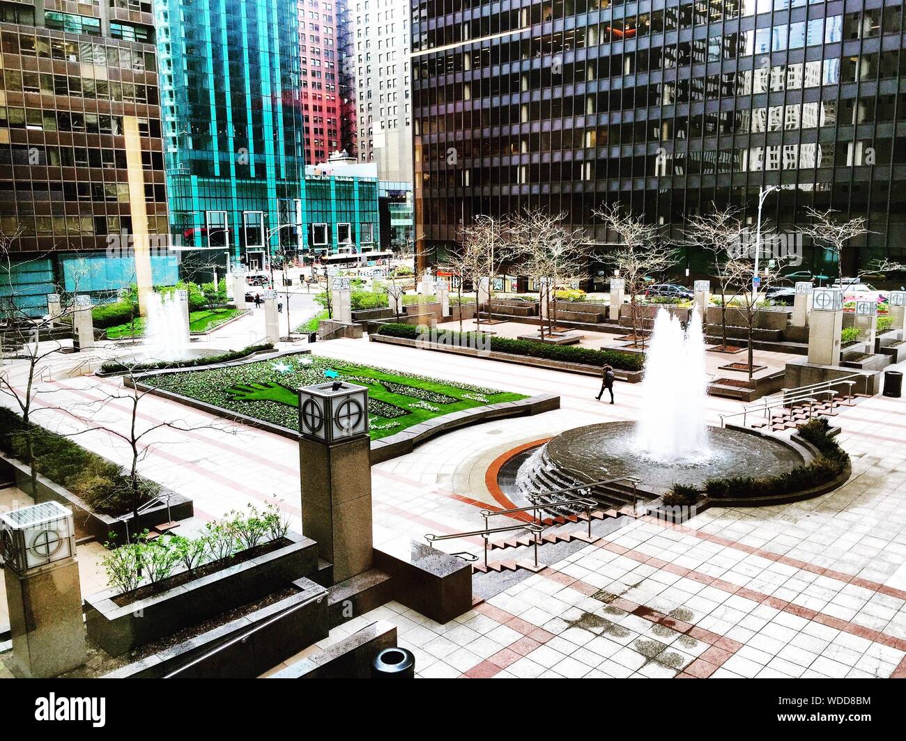 Lawn buildings hi-res stock photography and images - Alamy