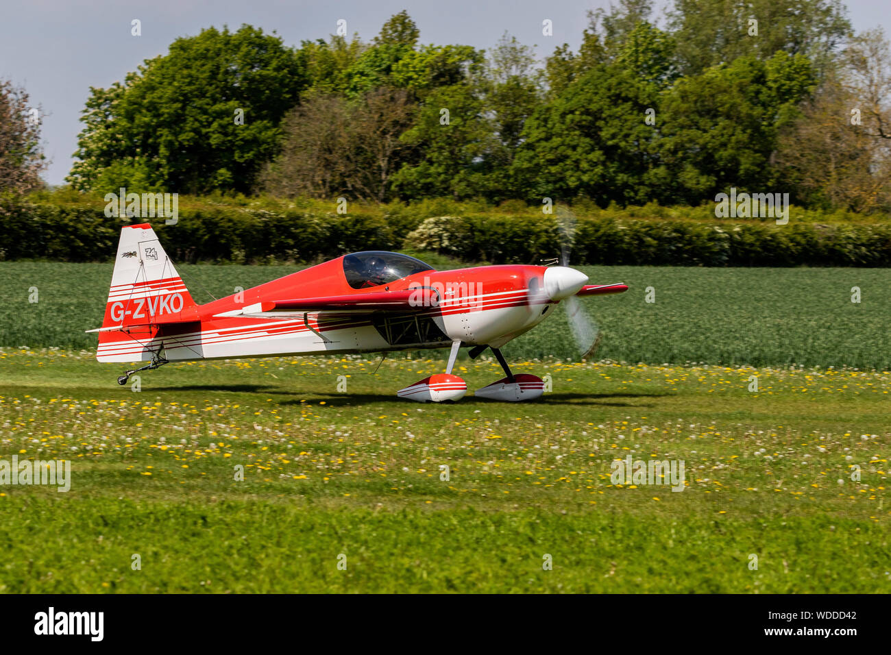 Edge 360 G-ZWKO Stock Photo - Alamy