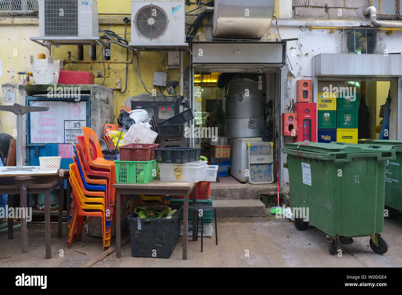 Messy backlane singapore hi-res stock photography and images - Alamy