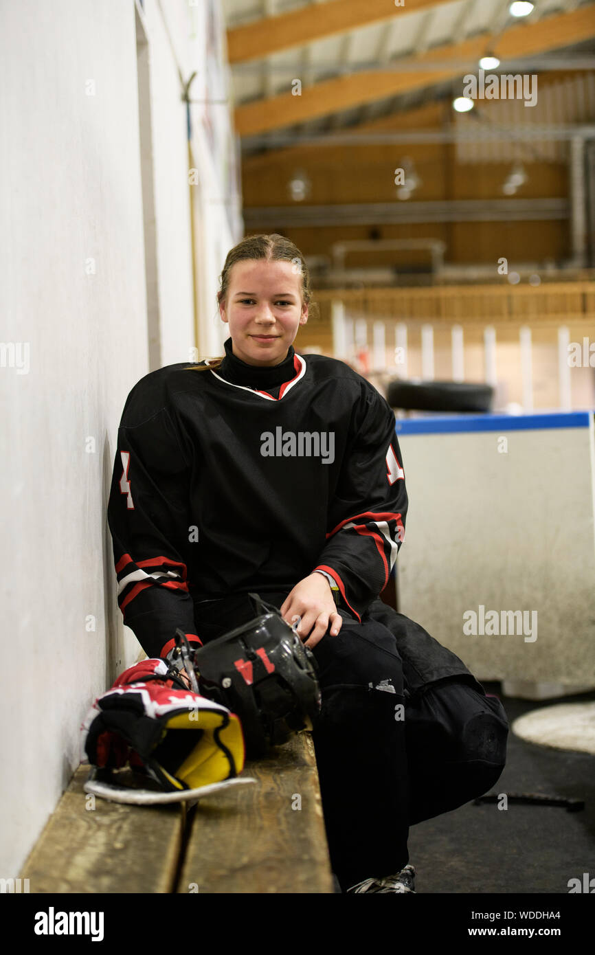 Children hockey girls hi-res stock photography and images - Alamy