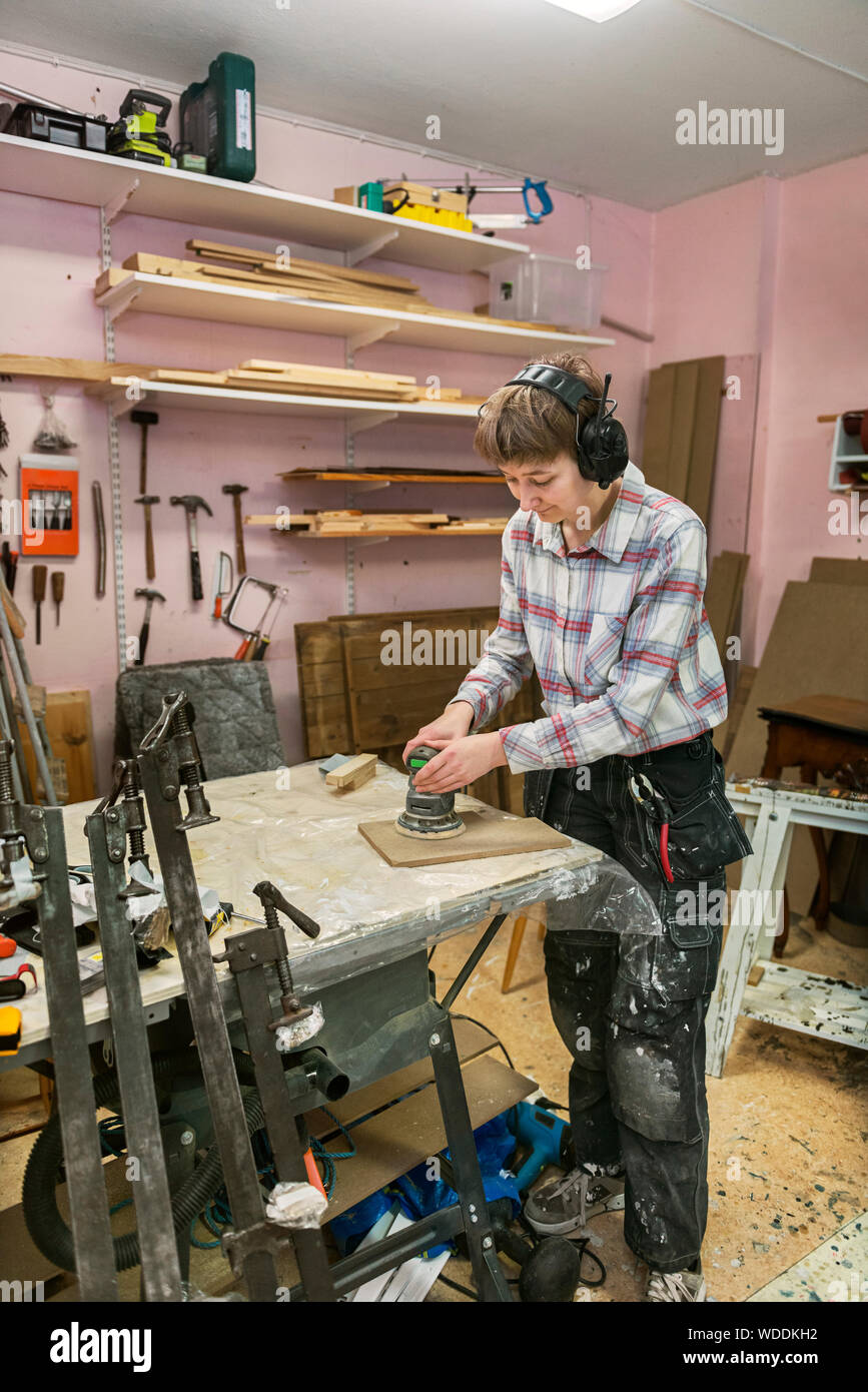 Sanding table hi-res stock photography and images - Alamy