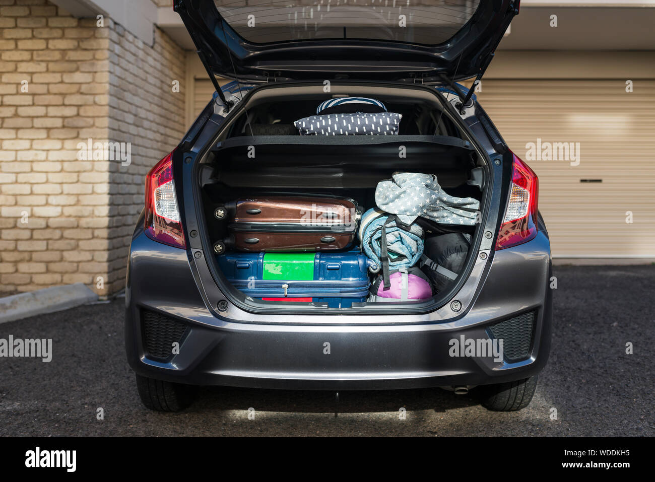 Car luggage hi-res stock photography and images - Alamy