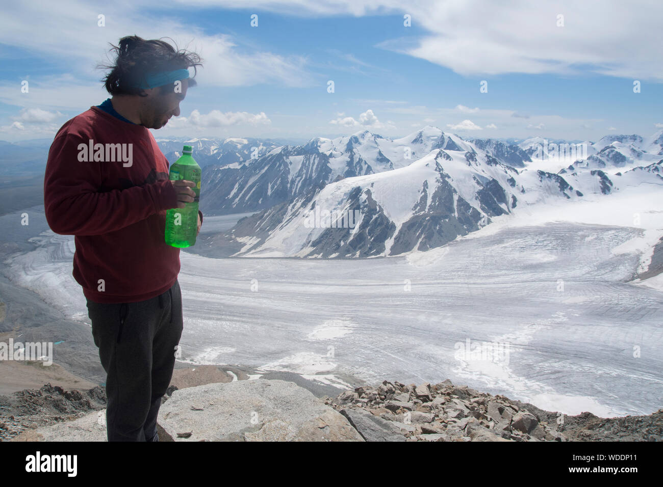 Man trekking in Altai Tavan Bogd National Park,Mongolia Stock Photo - Alamy