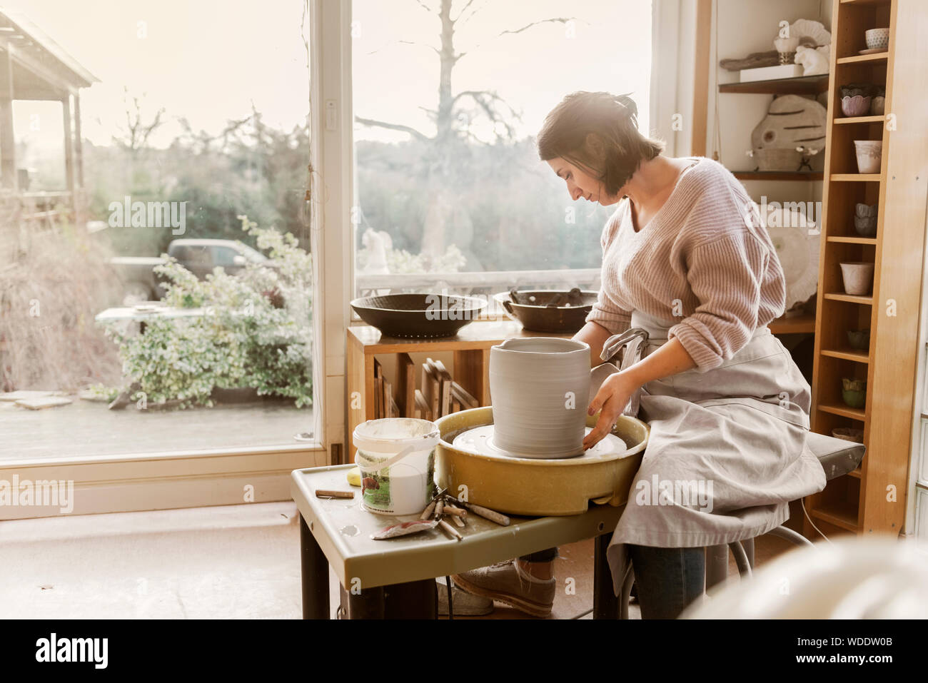 Throwing table hi-res stock photography and images - Alamy