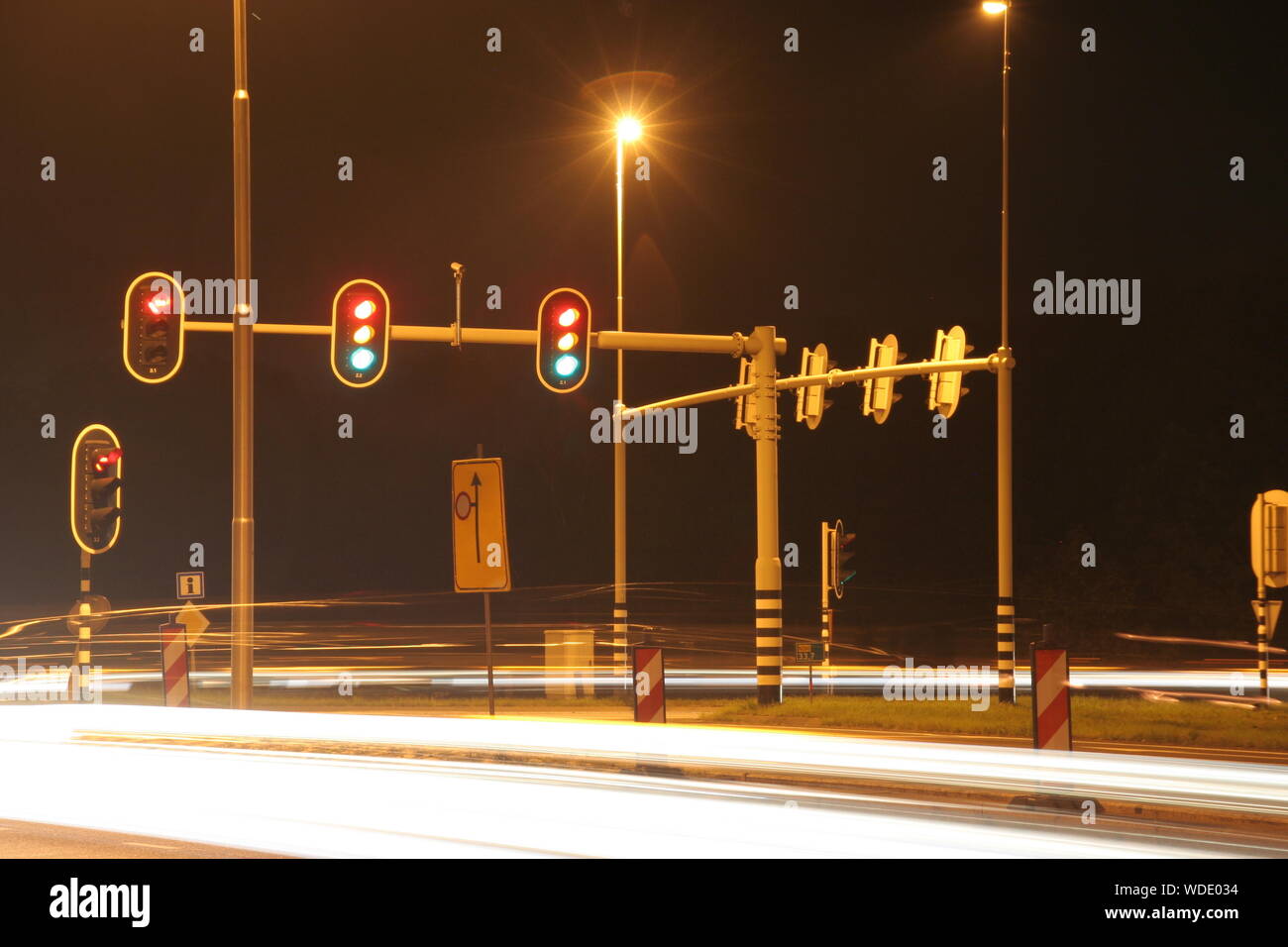 Stoplights hi-res stock photography and images - Alamy
