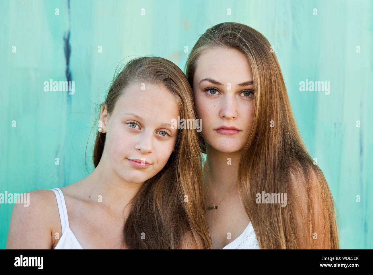 Portrait of sisters hi-res stock photography and images - Alamy