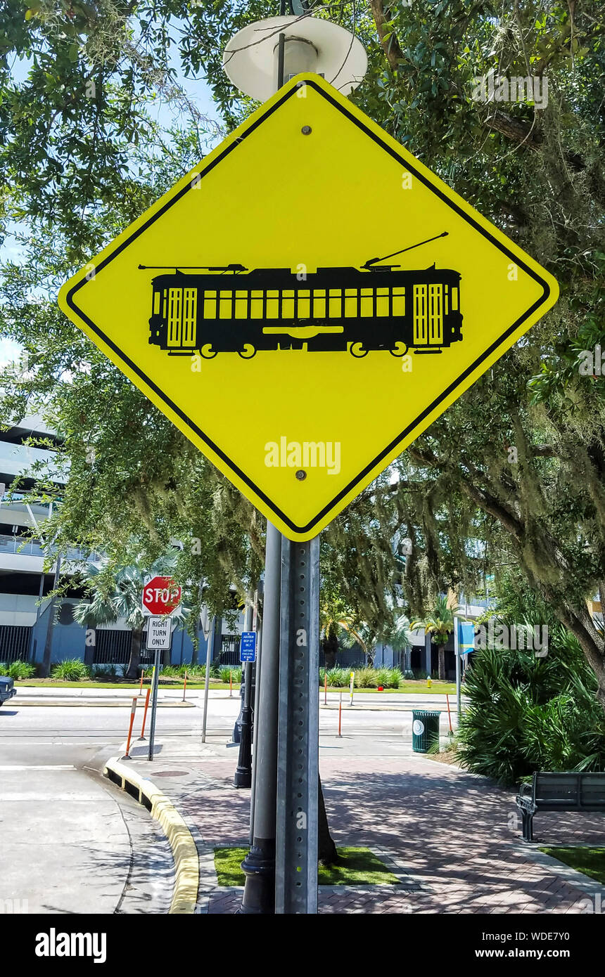 Yellow trolley bus hi-res stock photography and images - Alamy