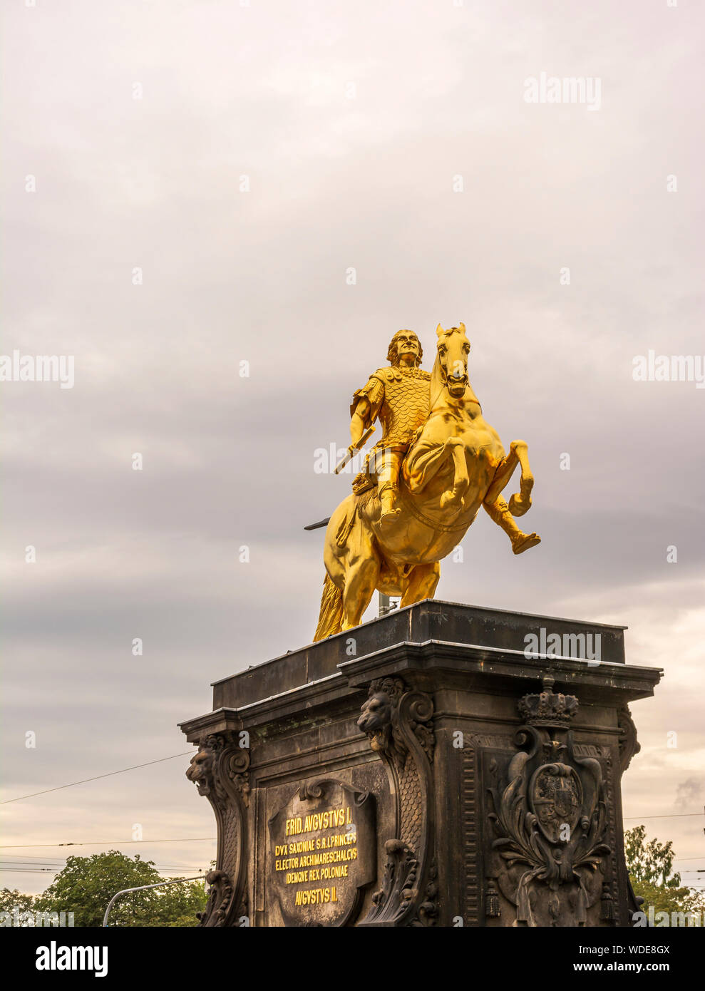 Old cavalier soldier horse hi-res stock photography and images - Alamy
