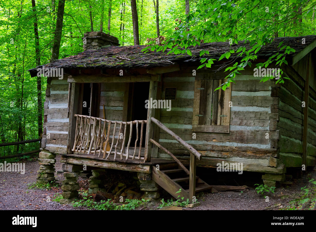 Duffield, Virginia,UA - June 22, 2019: Carter Fold Historical Cabin ...