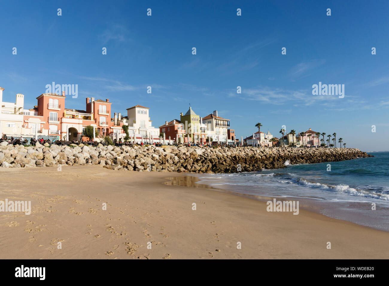 Cityscape beach hi-res stock photography and images - Alamy