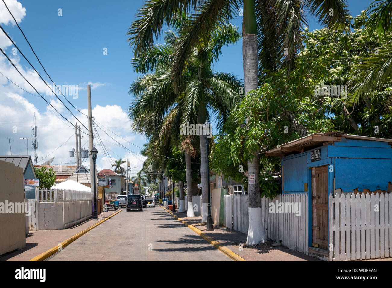 Cruise ships jamaica hi-res stock photography and images - Alamy